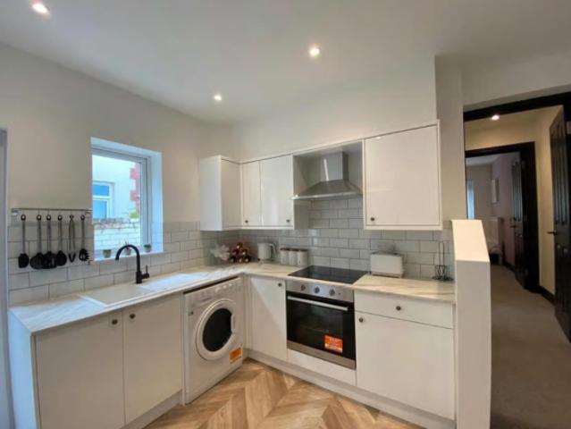 4 bedroom flat for rent in Colum Road, CF10