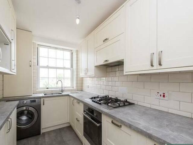4 bedroom flat for rent in Colne Court Emlyn Gardens Shepherds Bush London W12 9ud W12