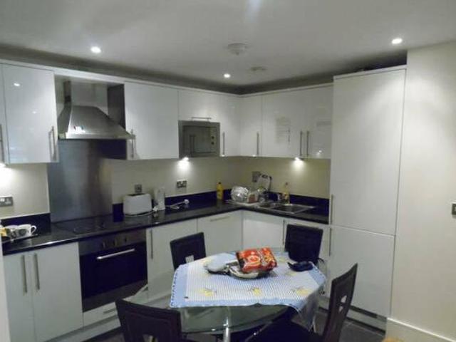 4 bedroom flat for rent in Copenhagen Place E14