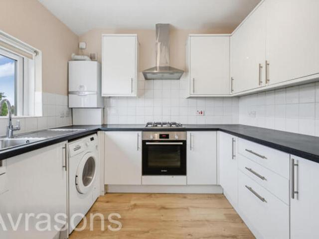 4 bedroom flat for rent in Clapham Road, Oval, London, SW9