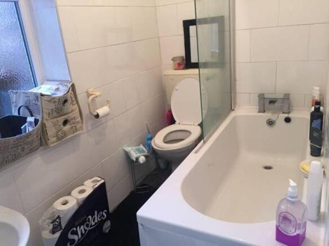 4 bedroom flat for rent in Clarendon Road, Manchester, M16