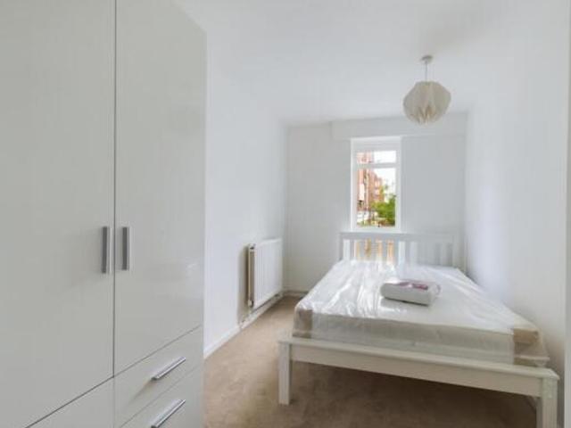 4 bedroom flat for rent in Culver Court, Wandsworth, SW18