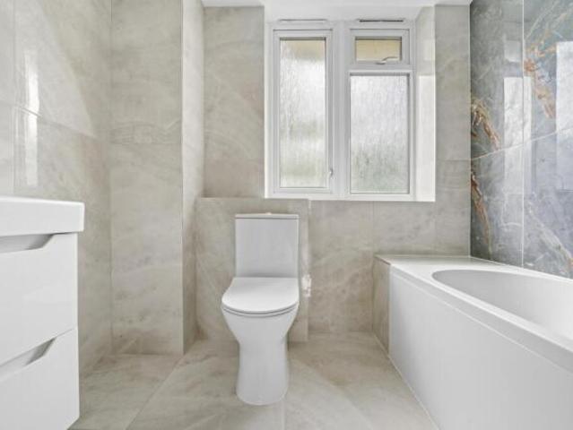 4 bedroom flat for rent in Dobson Close, Swiss Cottage, NW6