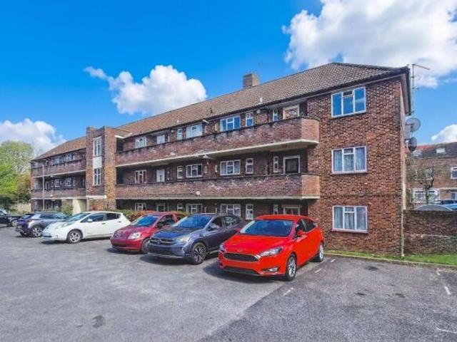 4 bedroom flat for rent in Downing House, Aubyn Square, Putney, SW15