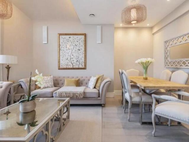 4 bedroom flat for rent in Fitzjohns Avenue London NW3