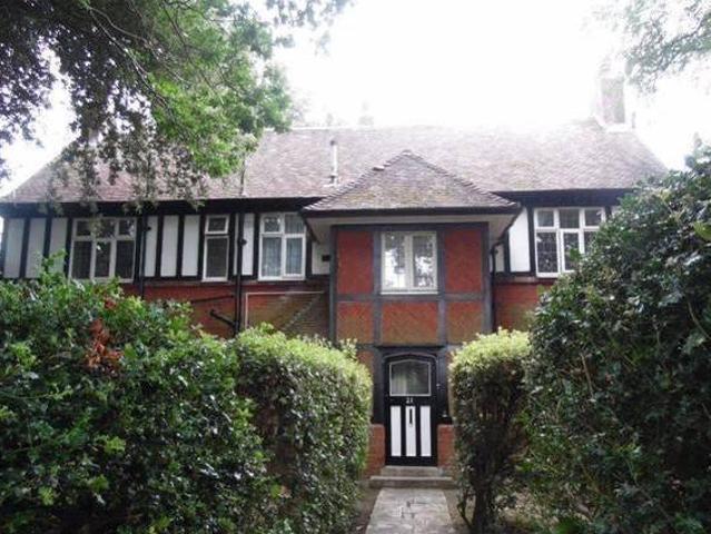 4 bedroom flat for rent in Four Bedroom Sharer student Flat Town Centre BH1