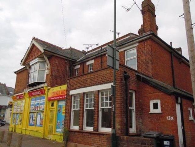 4 bedroom flat for rent in Four Double Bedrooms Winton BH9