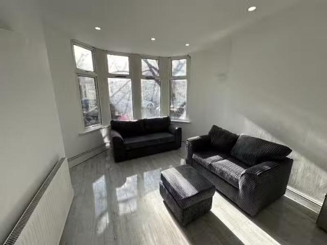 4 bedroom flat for rent in Flat 1, Marlborough Road, Cardiff.