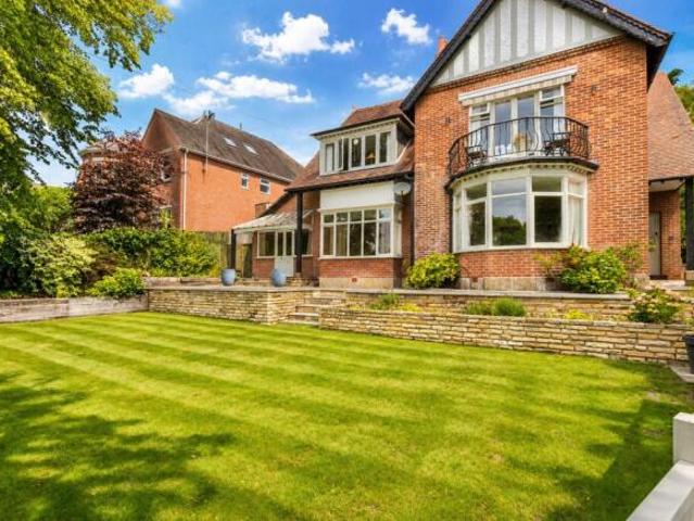 4 bedroom flat for rent in Glengariff Road, Lower Parkstone, Poole, BH14