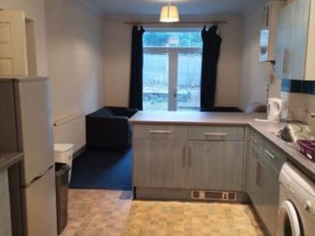 4 bedroom flat for rent in Ground Floor Four Double Bedroom, Winton, BH9