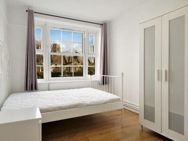 4 bedroom flat for rent in Green Hundred Road, Peckham SE15