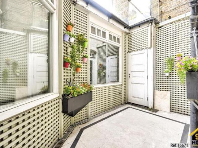 4 bedroom flat for rent in Green Street, London, W1K