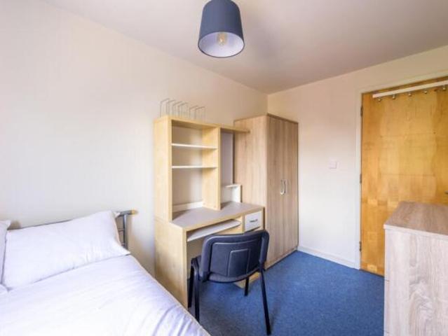 4 bedroom flat for rent in Hampton Park, Redland, Bristol, BS6