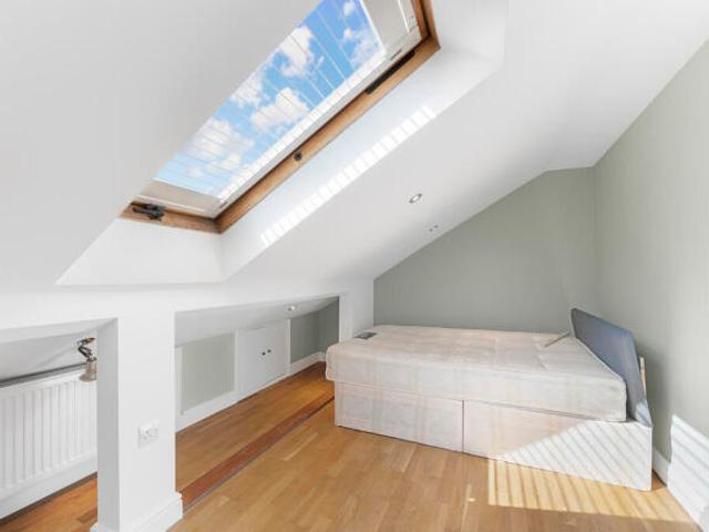 4 bedroom flat for rent in Haydon Park Road, SW19