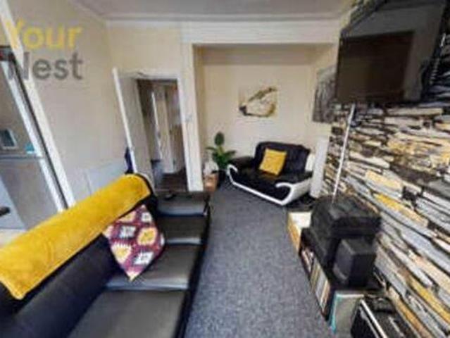 4 Bedroom Flat For Rent In Headingley, Leeds