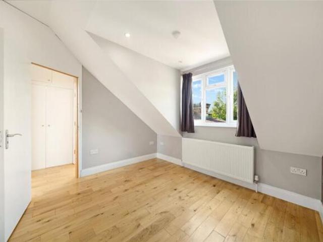 4 bedroom flat for rent in Hillfield Road, West Hampstead, NW6