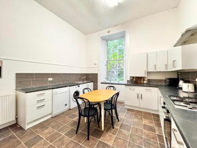 4 bedroom flat for rent in Hillhead Street, Hillhead, Glasgow, G12