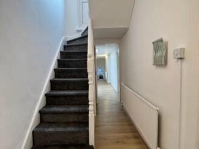 4 bedroom flat for rent in Holloway Road, N7