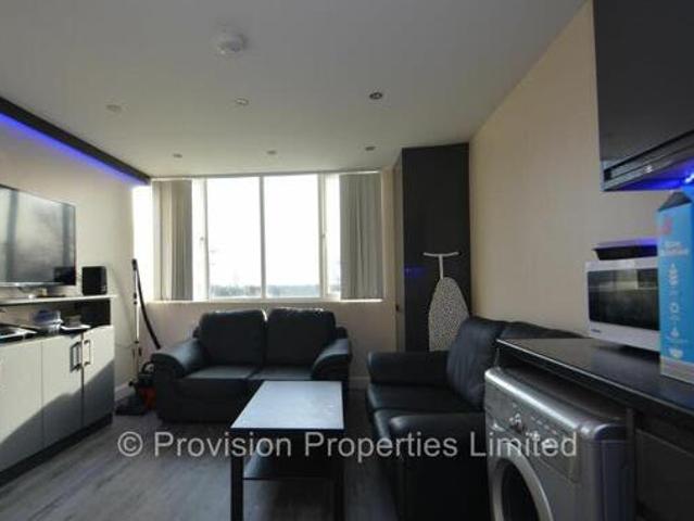 4 Bedroom Flat For Rent In Hyde Park, Leeds
