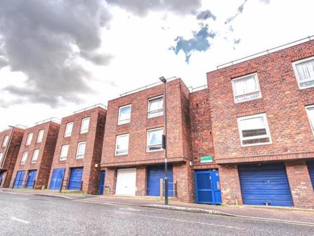 4 Bedroom Flat For Rent In Islington