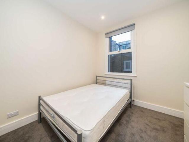 4 bedroom flat for rent in Kepler Road, Clapham North, SW4