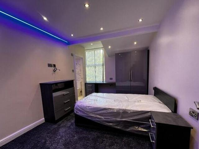 4 Bedroom Flat For Rent In Leeds, West Yorkshire