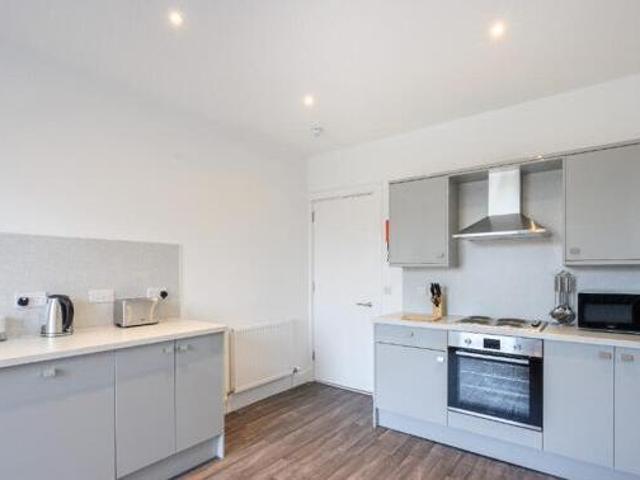 4 Bedroom Flat For Rent In Leith Walk, Edinburgh