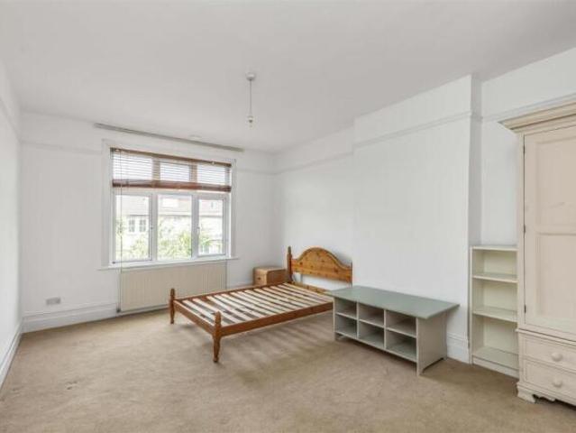 4 bedroom flat for rent in Leinster Avenue, East Sheen, SW14