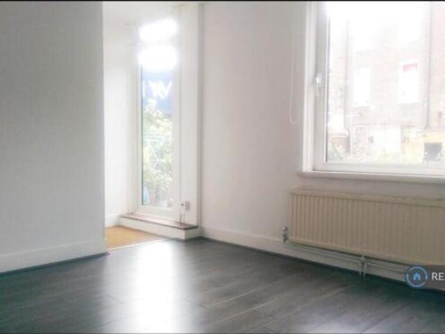 4 bedroom flat for rent in Leybourne St, London, NW1