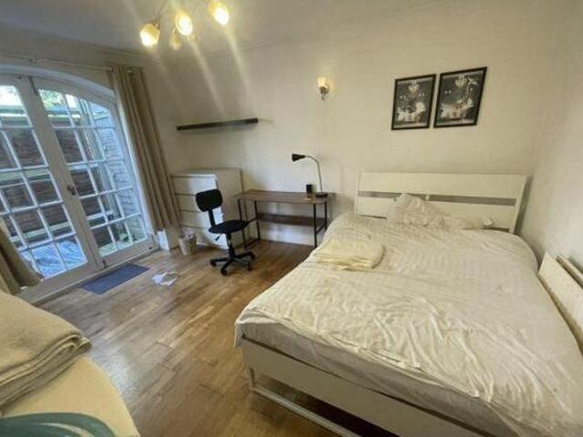 4 Bedroom Flat For Rent In London