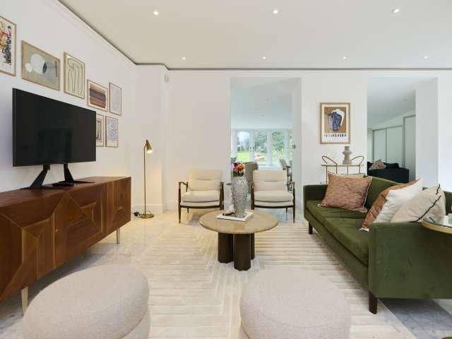 4 bedroom flat for rent in London