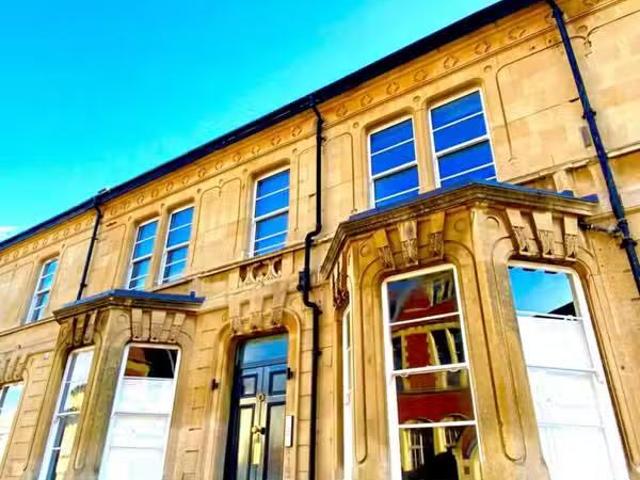 4 bedroom flat for rent in Lower Redland Road, Redland, Bristo.