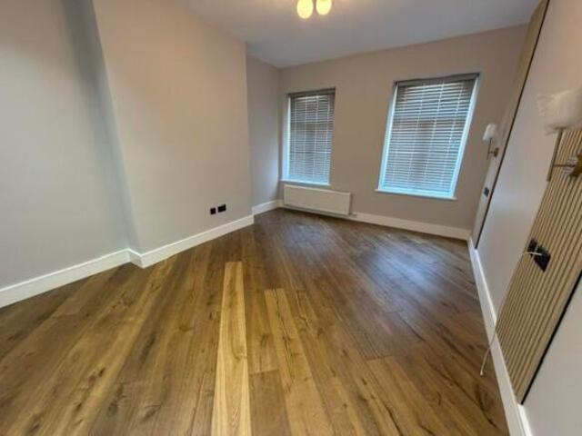 4 bedroom flat for rent in Lymington Mansions, Lymington Road, West Hampstead, NW6
