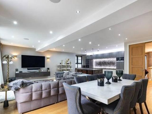 4 bedroom flat for rent in Manor Road Grange Hill IG7