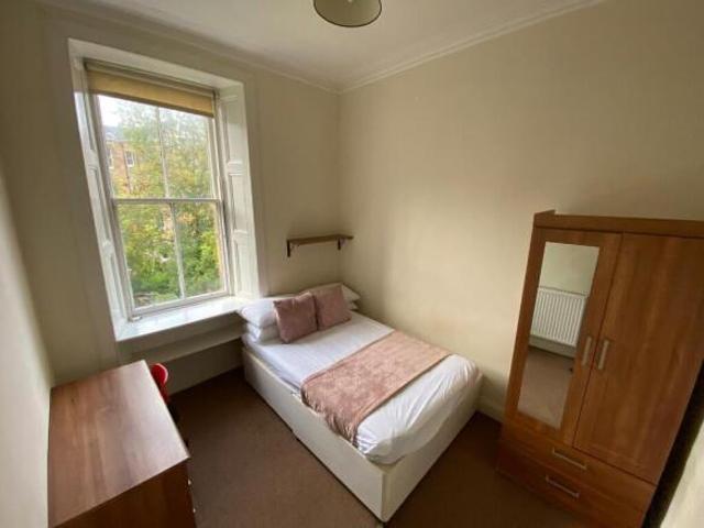 4 bedroom flat for rent in Marchmont Crescent, Edinburgh, EH9
