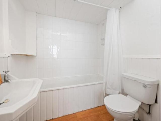4 bedroom flat for rent in Marchmont Crescent, Marchmont, Edinburgh, EH9