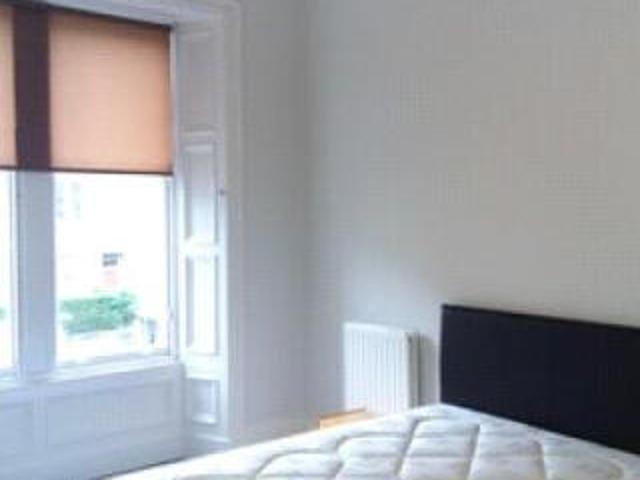 4 bedroom flat for rent in Marchmont Road, Edinburgh, EH9