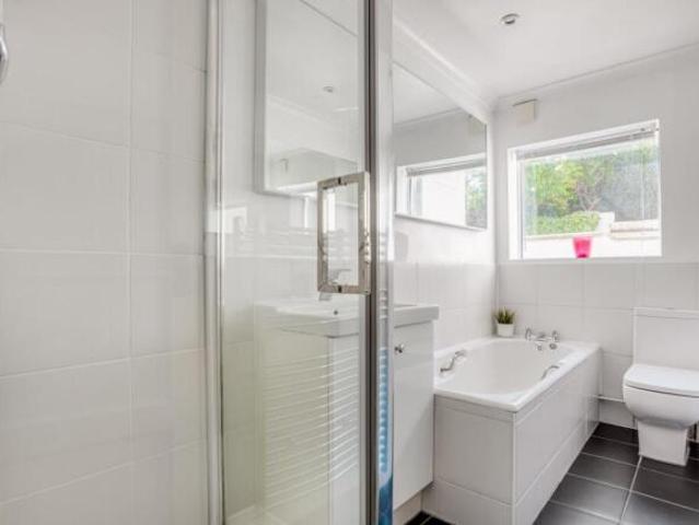 4 bedroom flat for rent in Marlborough Road, Richmond, TW10