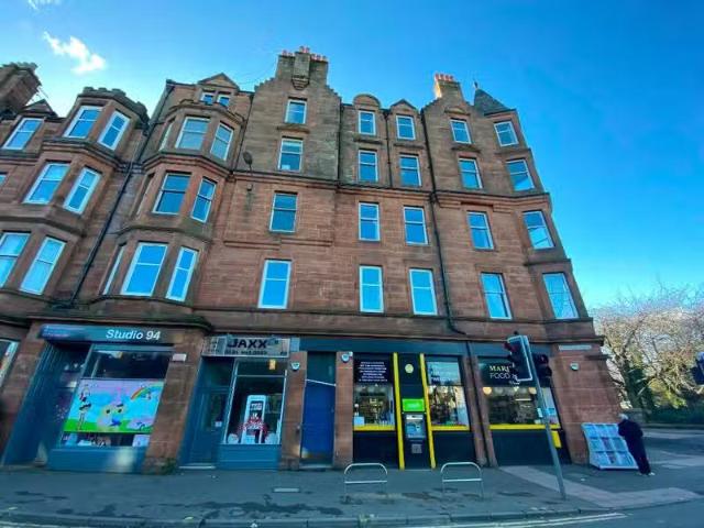 4 bedroom flat for rent in Mayfield Road, Newington, Edinburgh.
