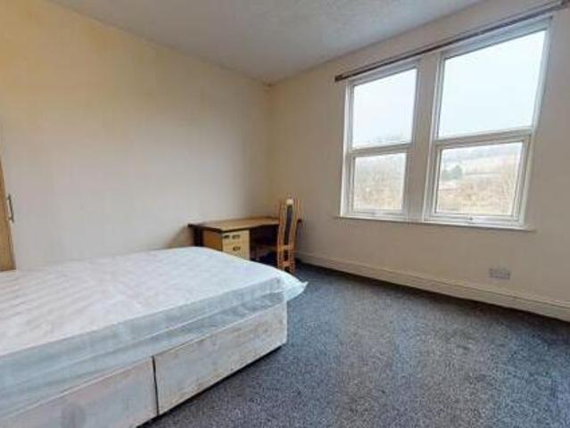 4 Bedroom Flat For Rent In Meanwood