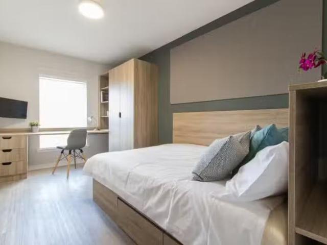 4 bedroom flat for rent in Morrison Circus, Edinburgh, EH3