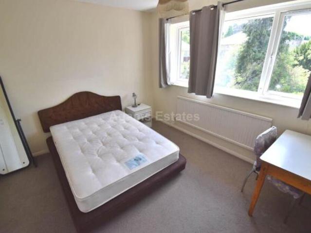 4 bedroom flat for rent in Nelson Terrace, Reading, RG1