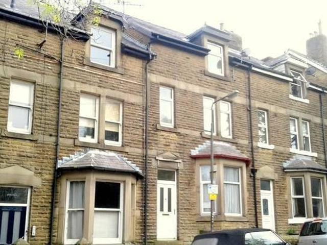 4 bedroom flat for rent in New Market Street Buxton Derbyshire SK17