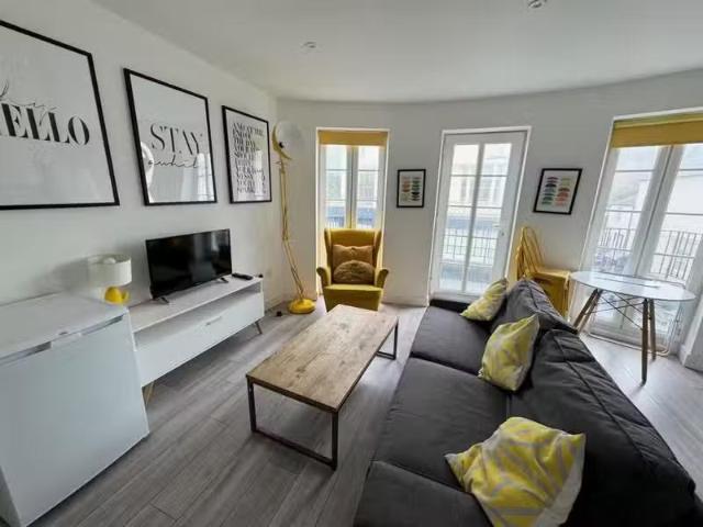 4 bedroom flat for rent in Norfolk Square, Brighton, BN1