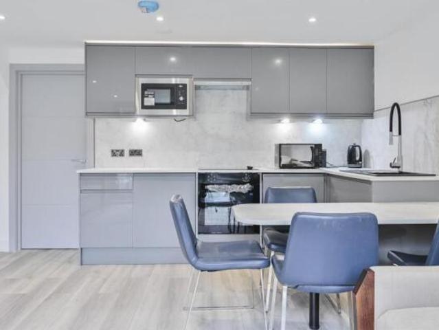 4 bedroom flat for rent in Oakley Square, London, NW1