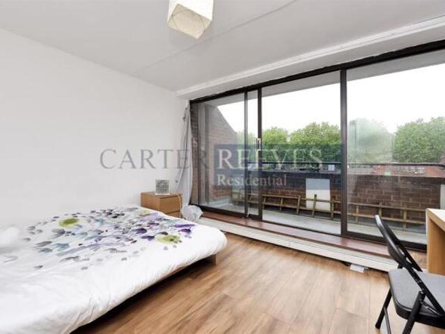 4 bedroom flat for rent in Oakshot Court, Polygon Road, NW1