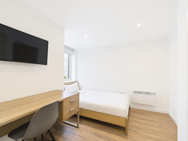4 bedroom flat for rent in Old Vicarage, Lamb Street, Bristol, BS2