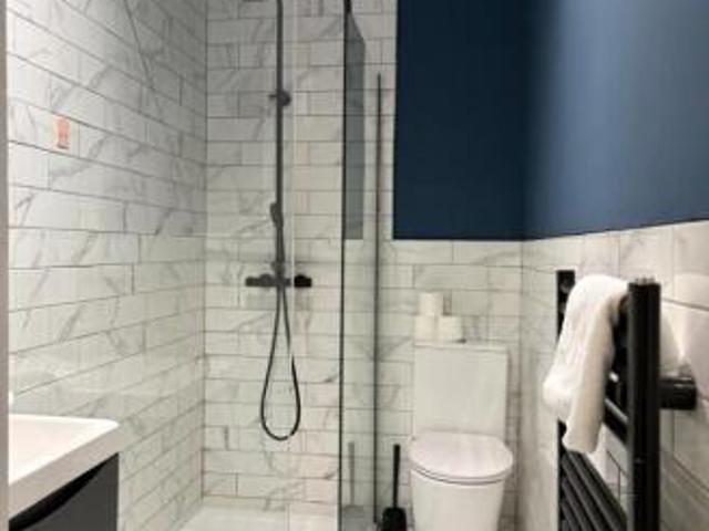 4 bedroom flat for rent in Otago Street, Woodlands, Glasgow, G12