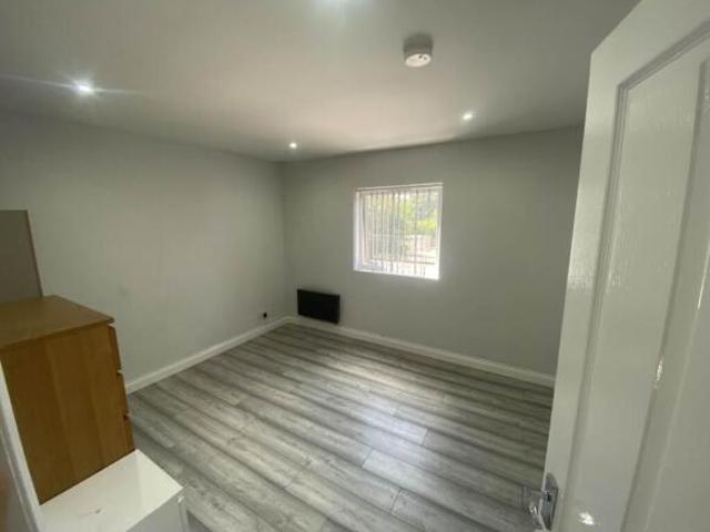 4 bedroom flat for rent in Oxford Road, Reading, RG30