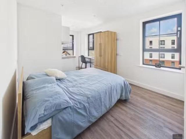 4 bedroom flat for rent in Paintworks, Arnos Vale, Bristol, BS4